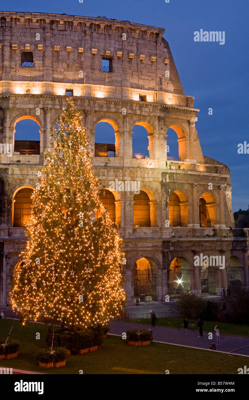 Tree christmas rome hi-res stock photography and images - Alamy