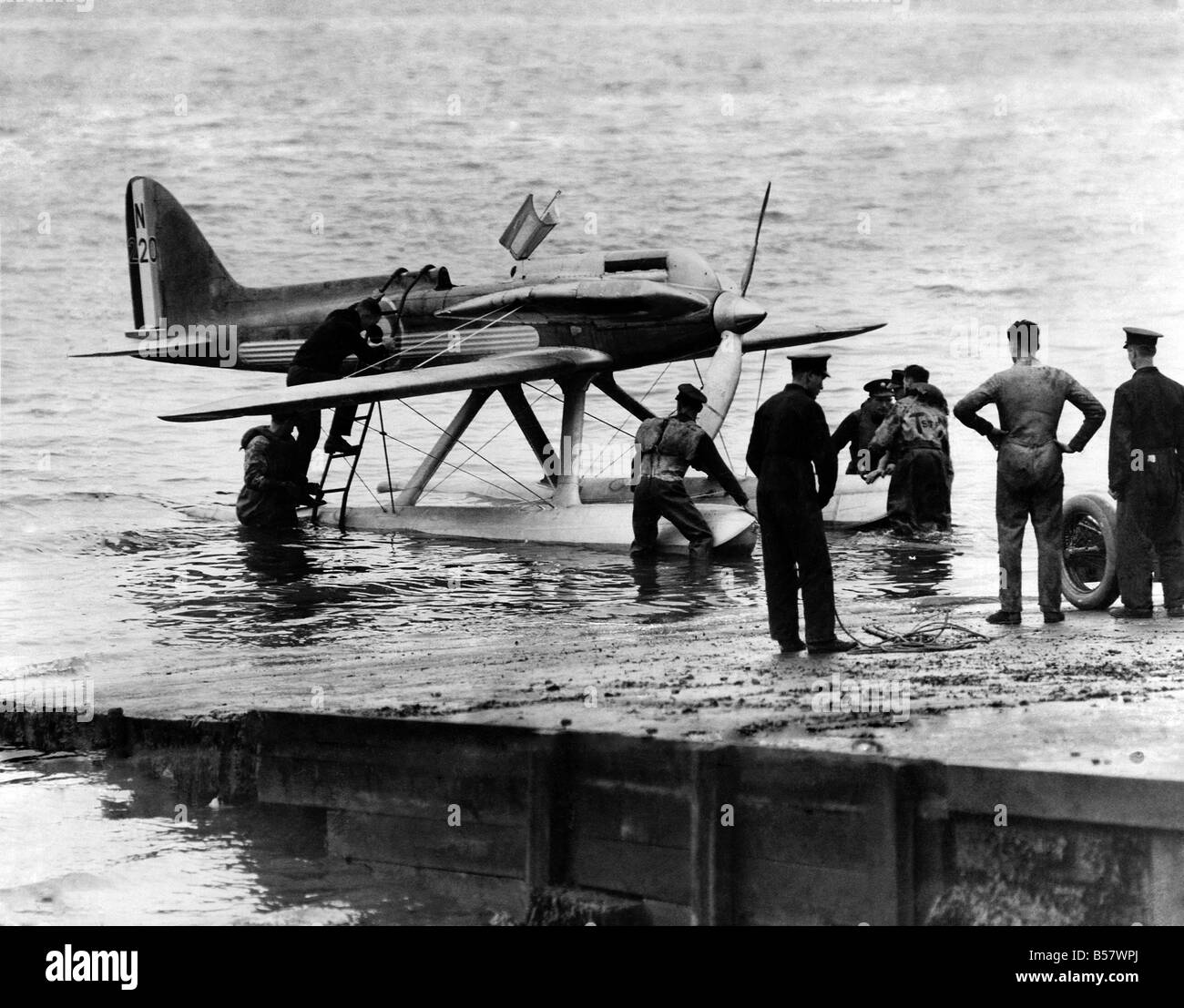 Seaplane 1920s hi-res stock photography and images - Alamy