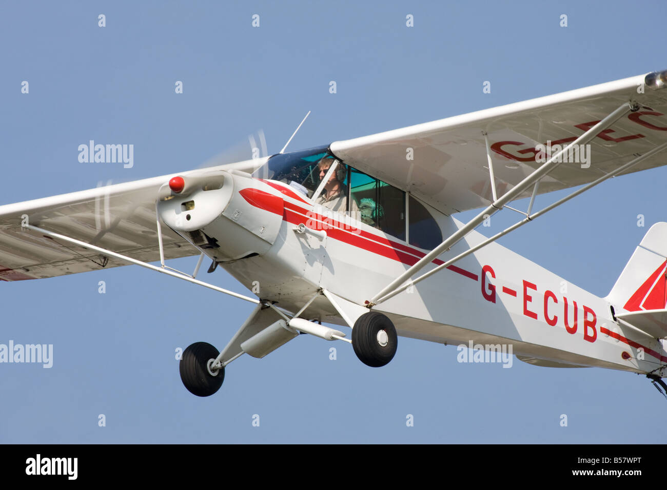 Cockpit piper super cub aircraft hi-res stock photography and images ...
