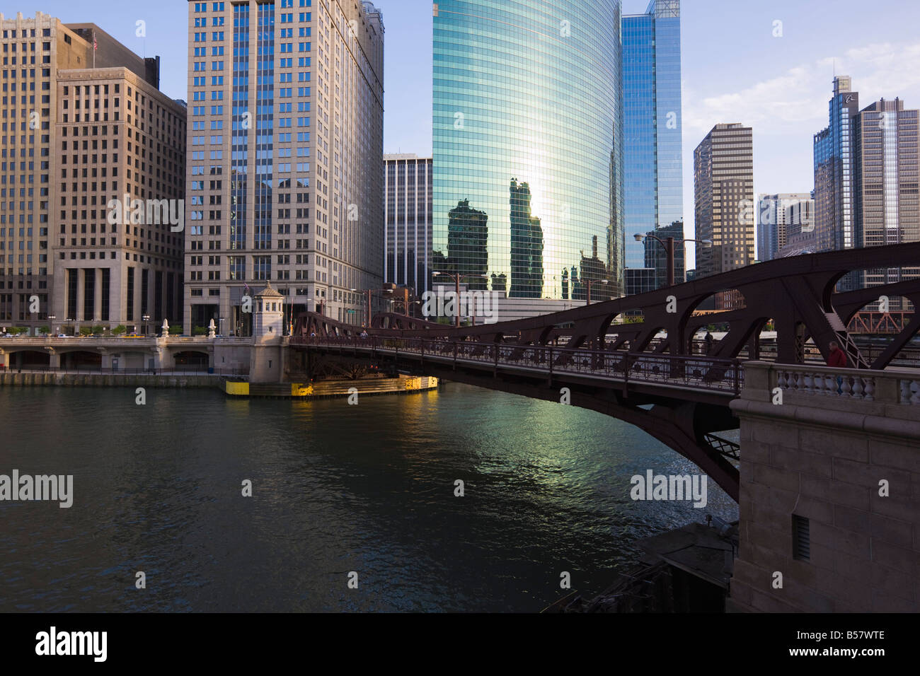 Skyscrapers on West Wacker Drive and the Chicago River by the Franklyn ...