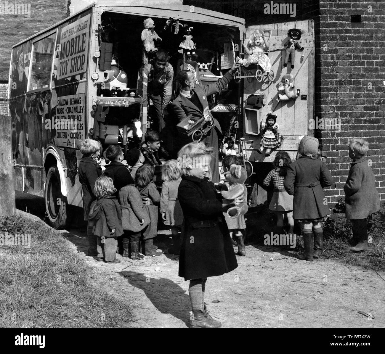 1950s toys shop hi-res stock photography and images - Alamy
