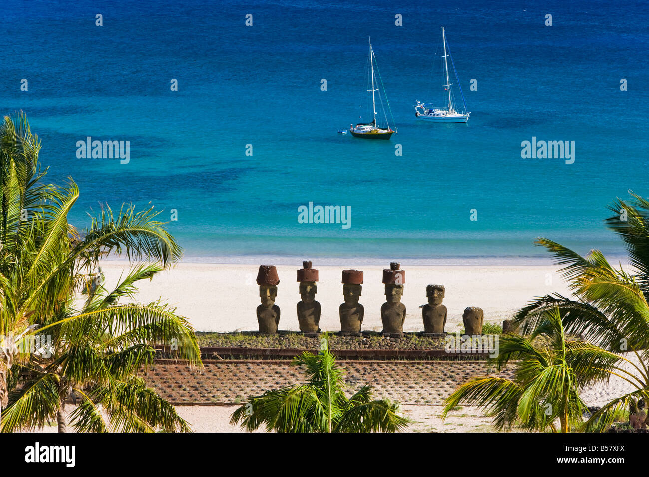 Monolithic sculpture hi-res stock photography and images - Alamy