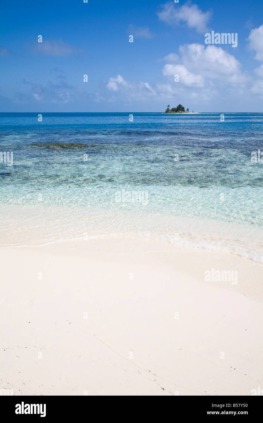 Beach, Silk Caye, Belize, Central America Stock Photo - Alamy