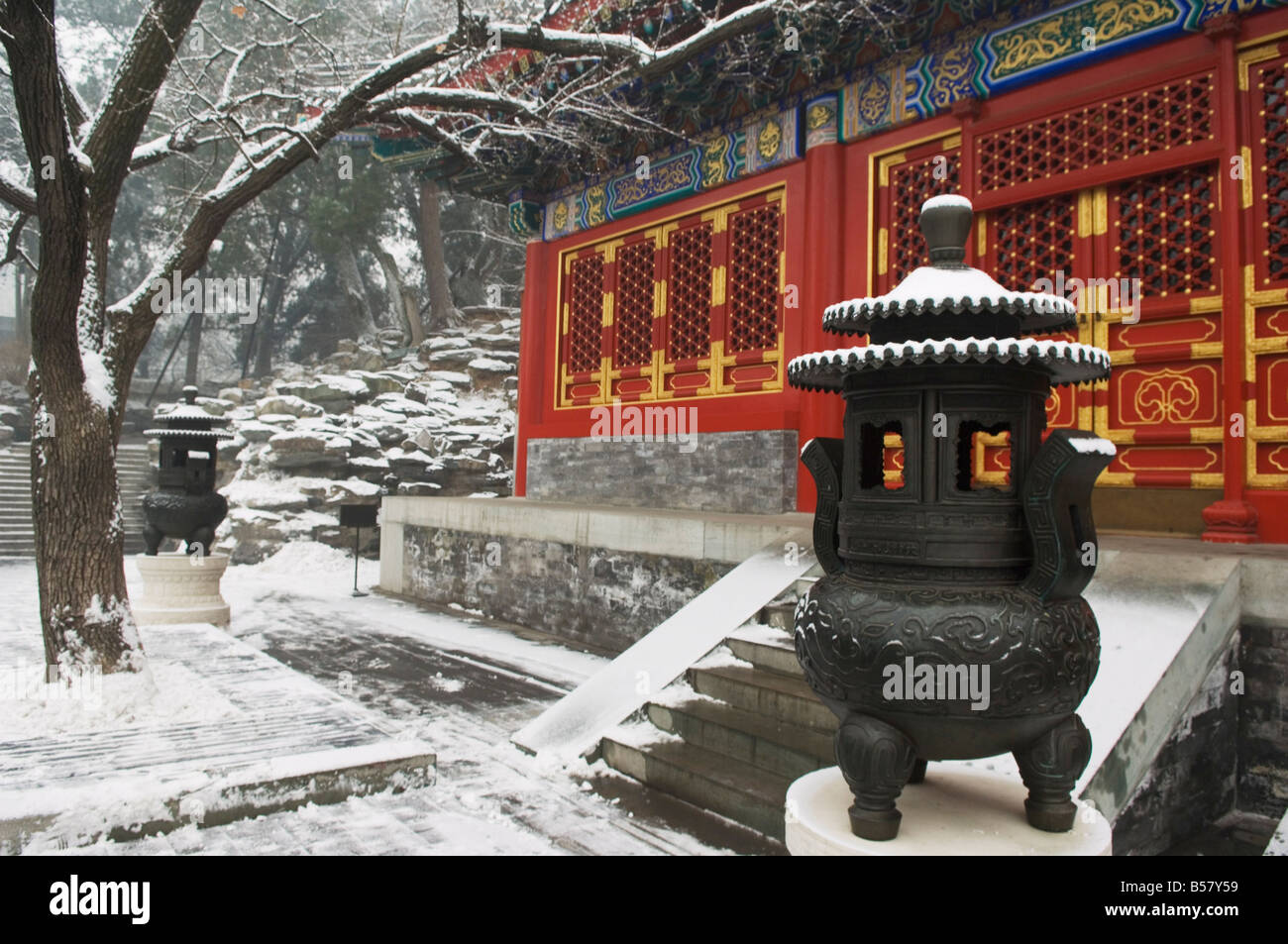 A temple covered in snow after a winter snowfall, Fragrant Hills Park ...