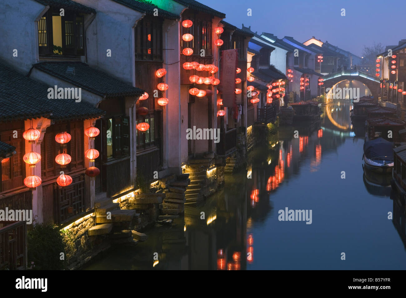 Riverside town houses hi-res stock photography and images - Alamy