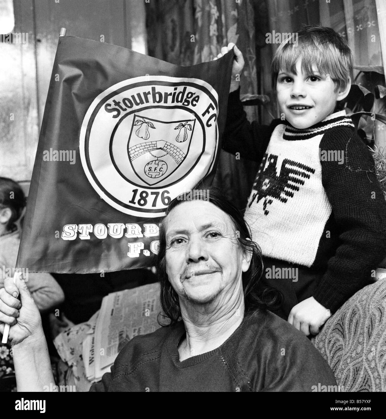 1975 football supporters hi-res stock photography and images - Alamy