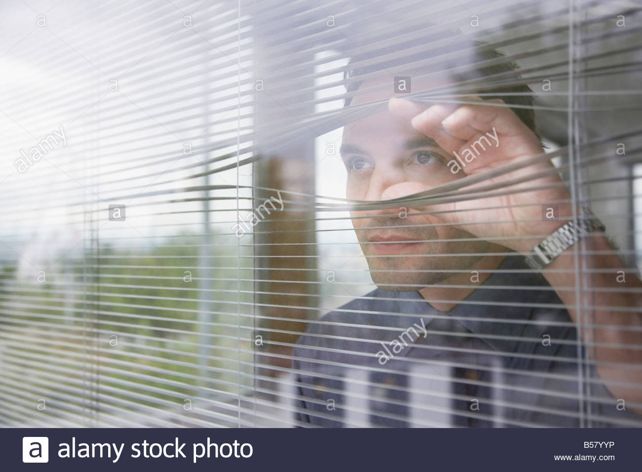 Man Peeking Window Stock Photos & Man Peeking Window Stock Images - Alamy