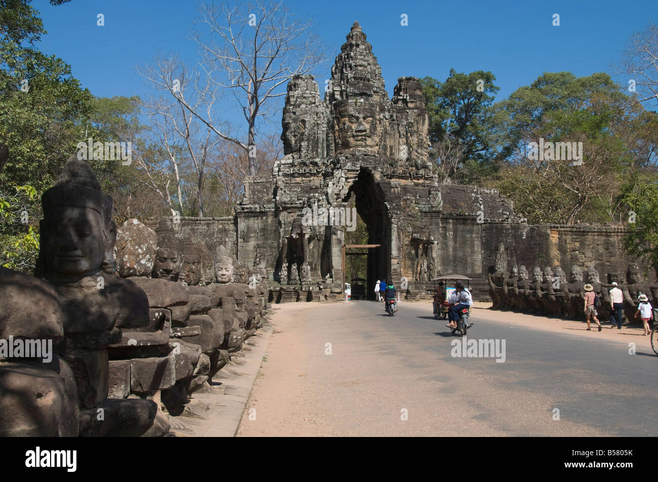 Cambodian gate hi-res stock photography and images - Alamy