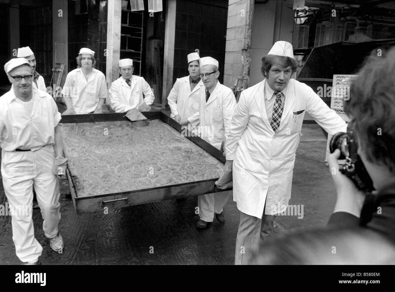 Giant yorkshire pudding hi-res stock photography and images - Alamy