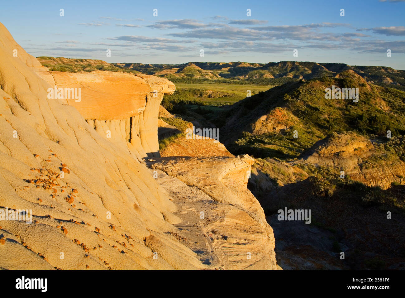 Slump cliff hi-res stock photography and images - Alamy