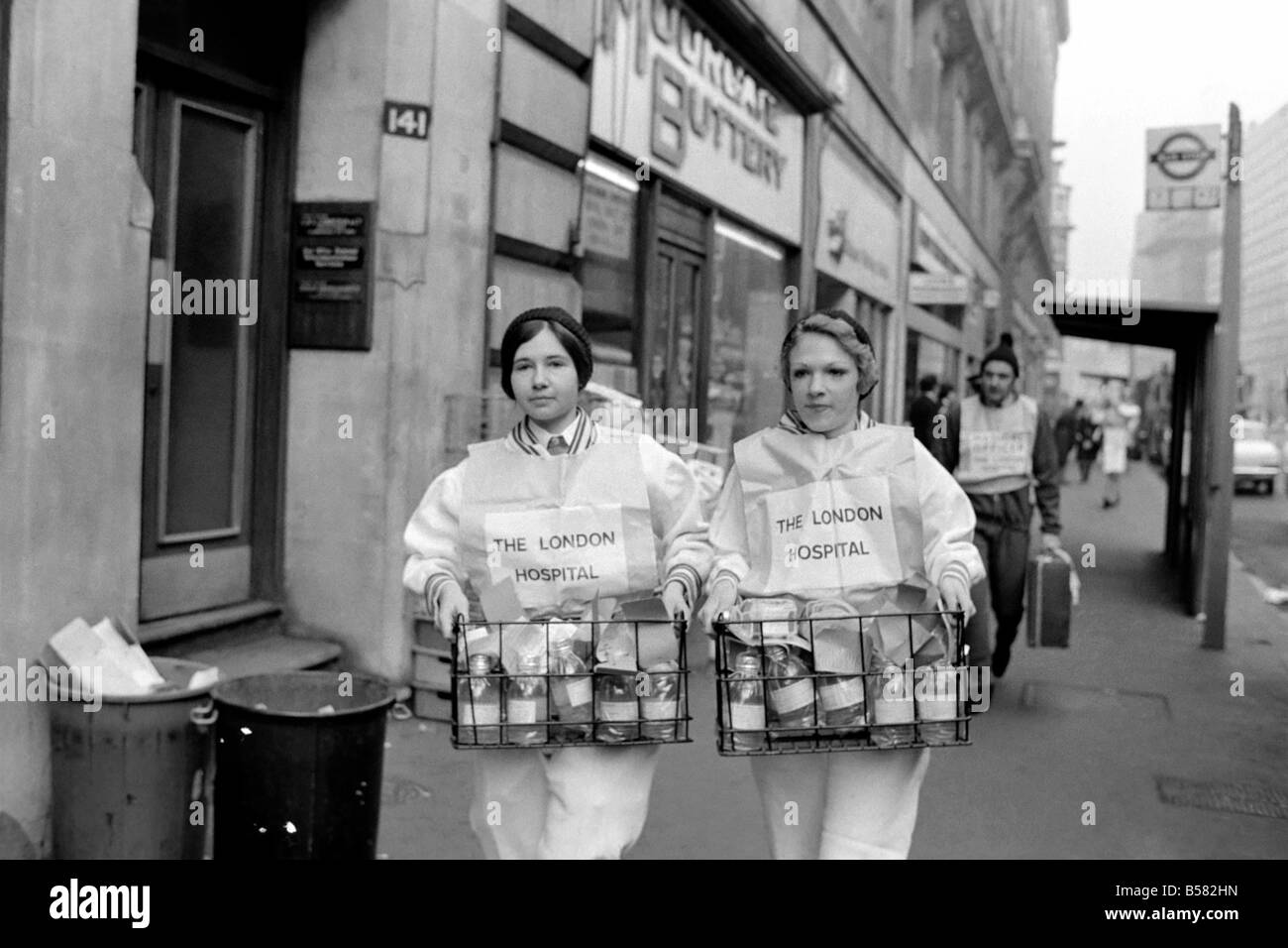 Northern Line Tube crash at Moorgate underground station. February 1975 ...