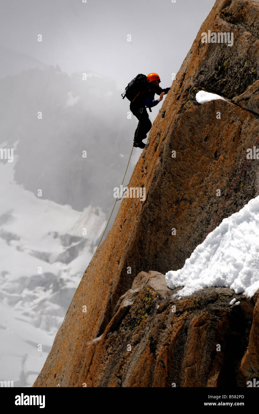Climbin rope hi-res stock photography and images - Alamy