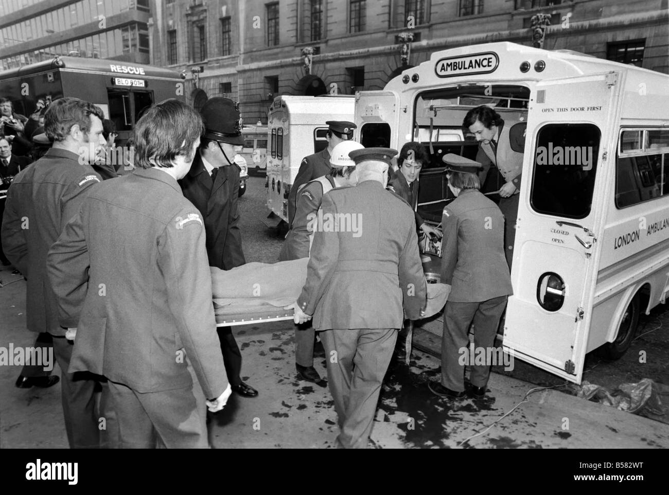 Northern Line Tube crash at Moorgate underground station. February 1975 ...