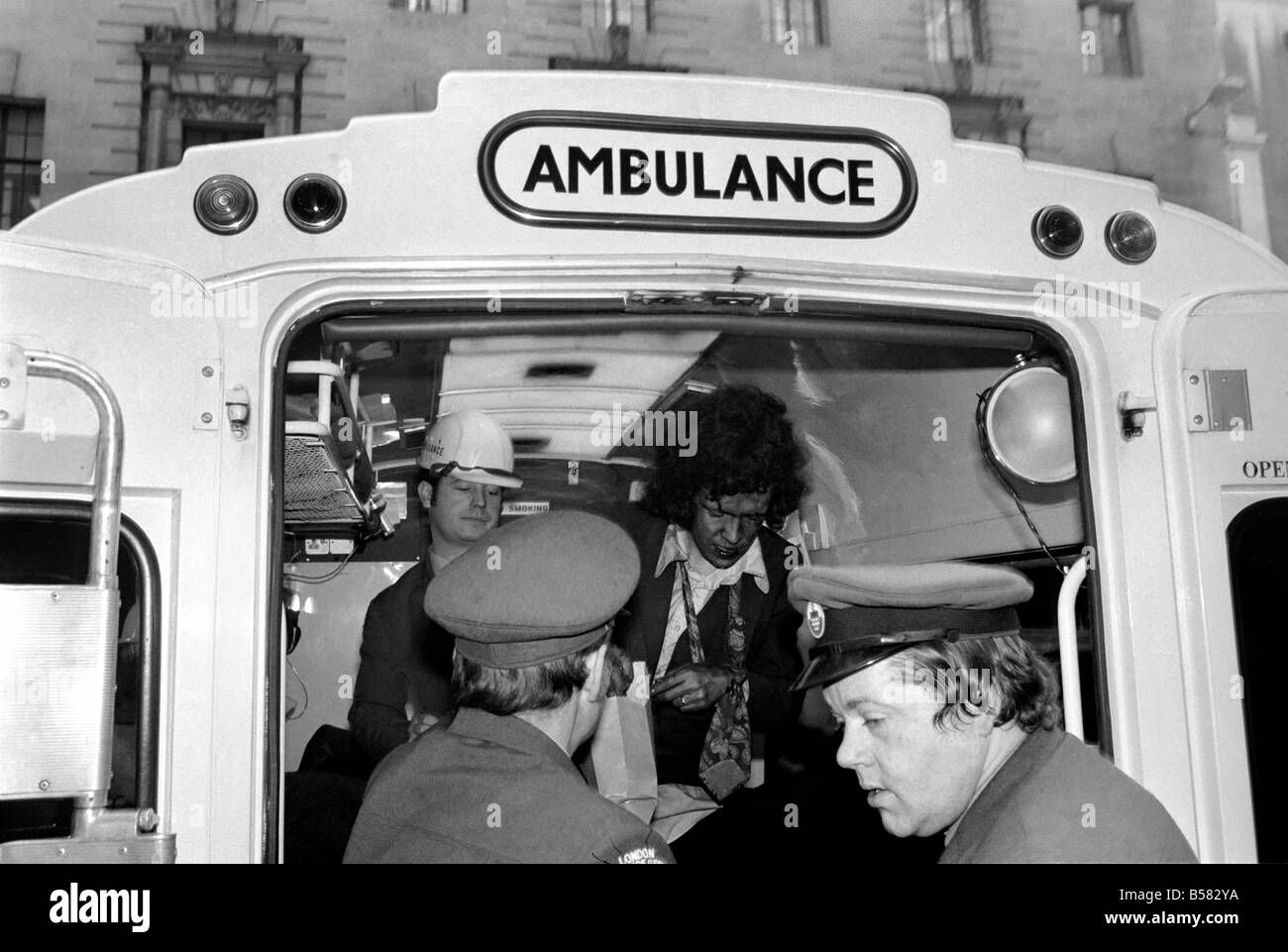 Northern Line Tube crash at Moorgate underground station. February 1975 ...