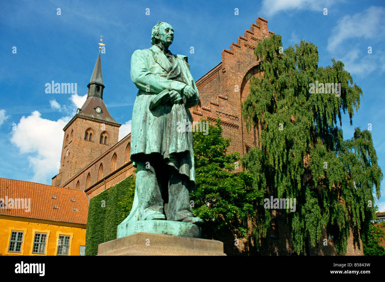 Hans christian andersen statue odense hi-res stock photography and ...