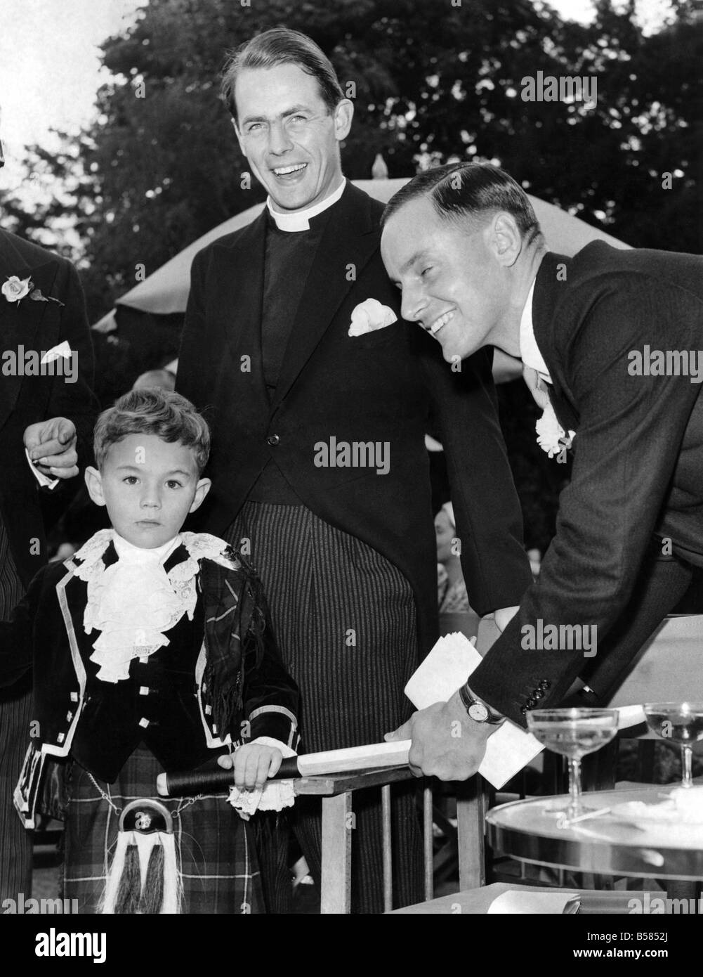 Cricket reception hi-res stock photography and images - Alamy