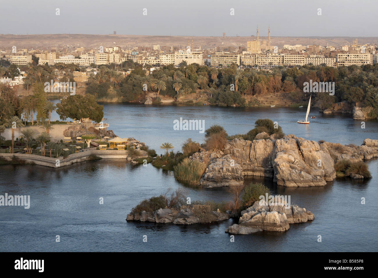 Overlooking the nile river hi-res stock photography and images - Alamy