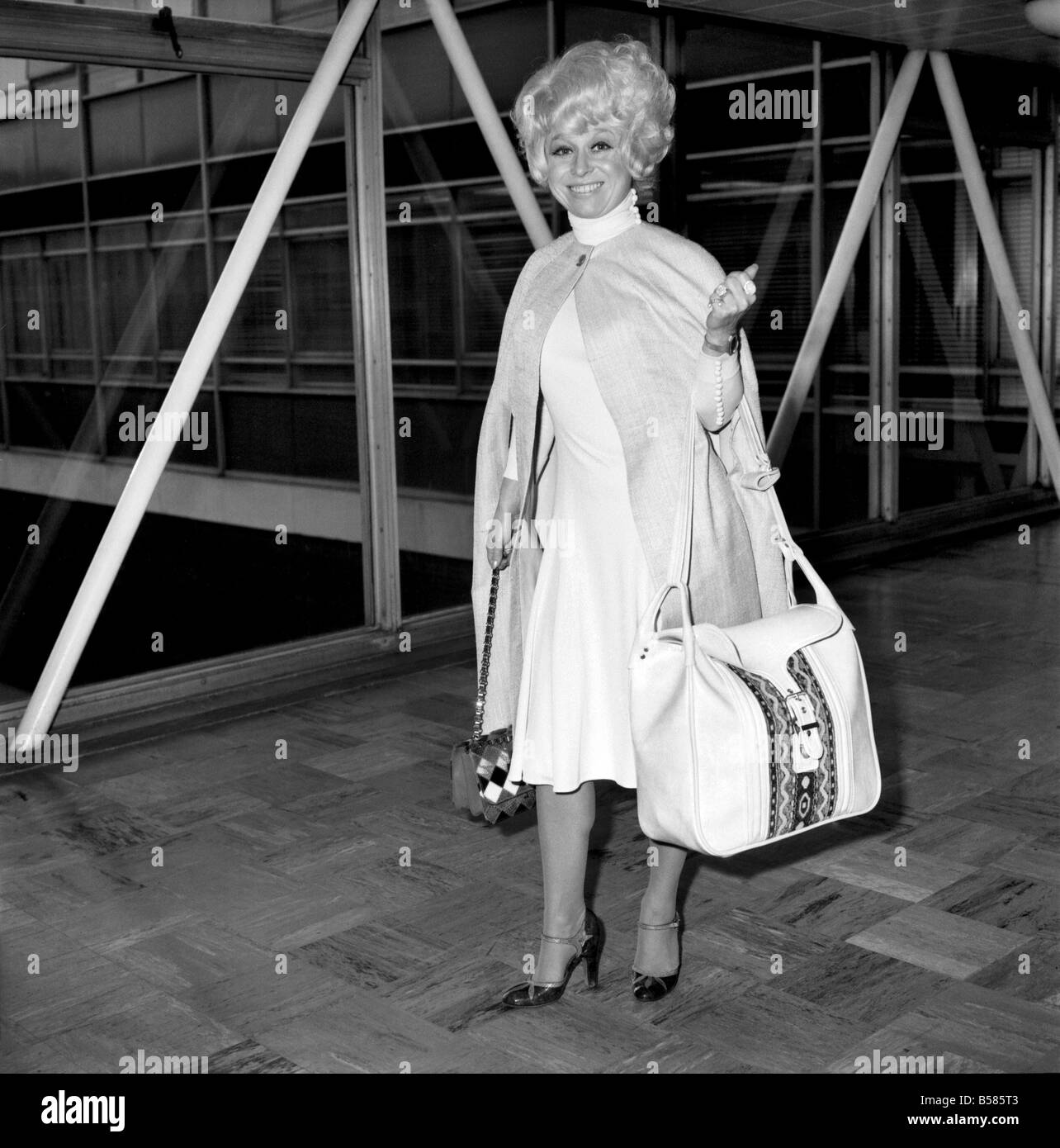 Barbara windsor 1970s hi-res stock photography and images - Alamy
