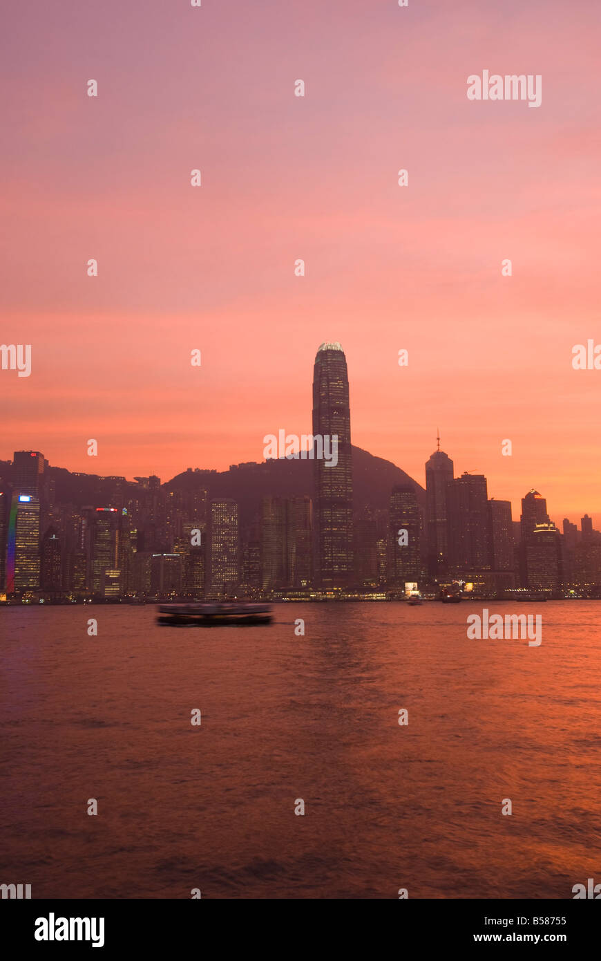 Two IFC Building and Central, Hong Kong Island skyline at dusk, Hong ...