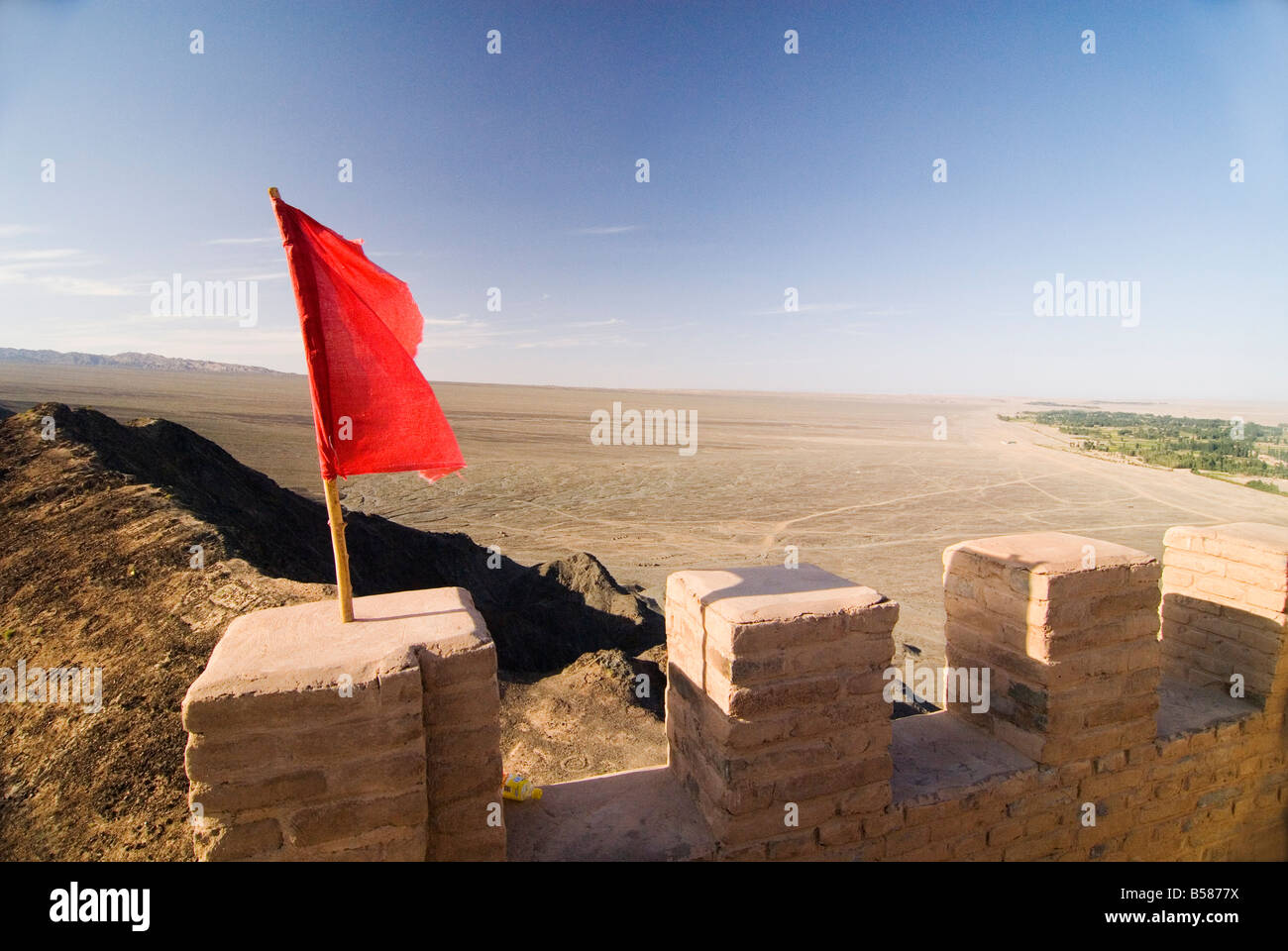 Overhanging wall and china hi-res stock photography and images - Alamy