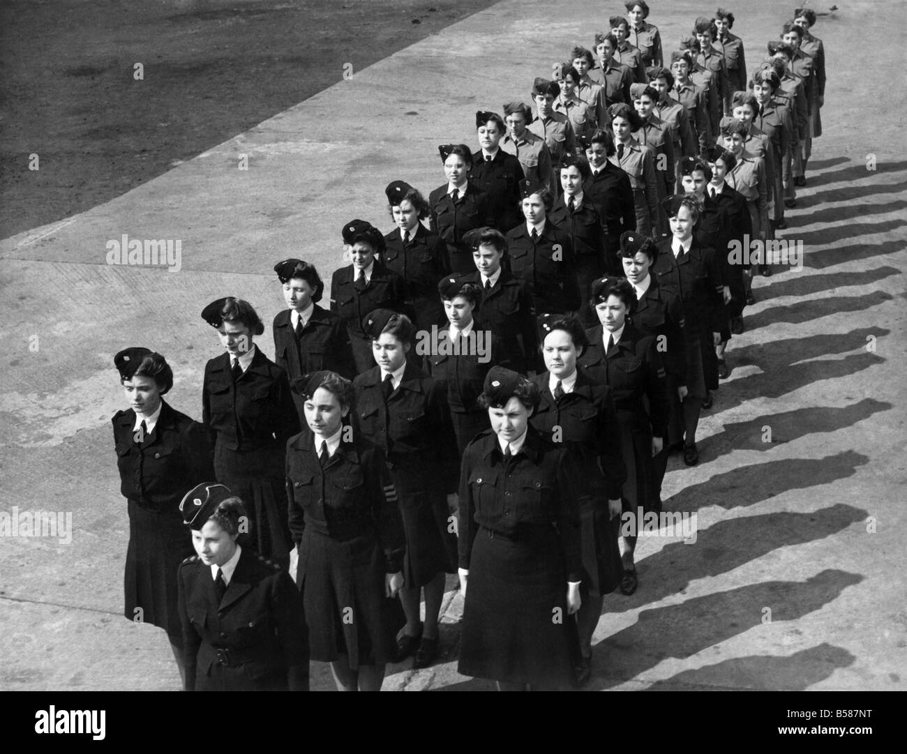 Military Women High Resolution Stock Photography and Images - Alamy