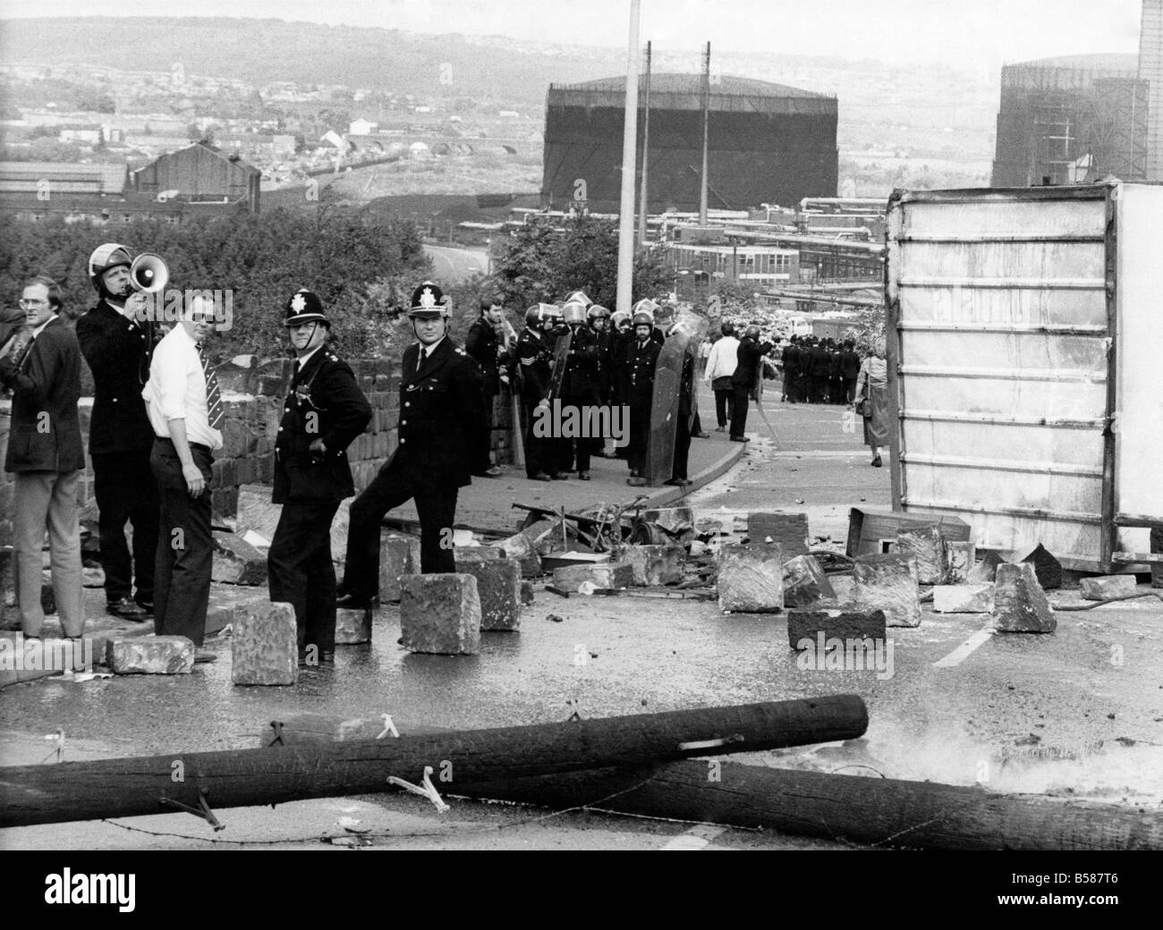 Police outside the Allgrave Colliery during the miners strike. May 1984 ...