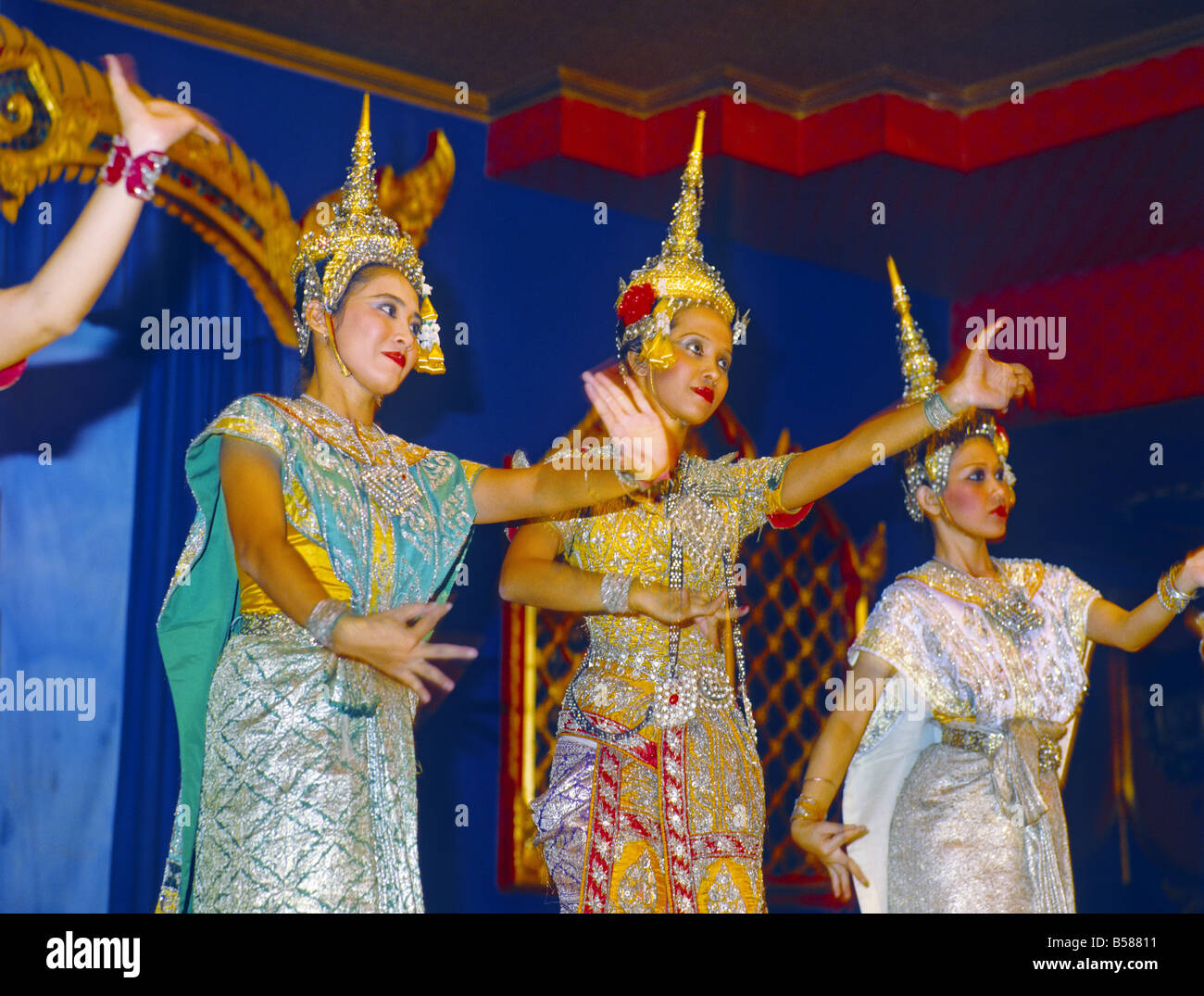Traditional Thai Dance Show Bangkok Thailand Stock Photo - Alamy