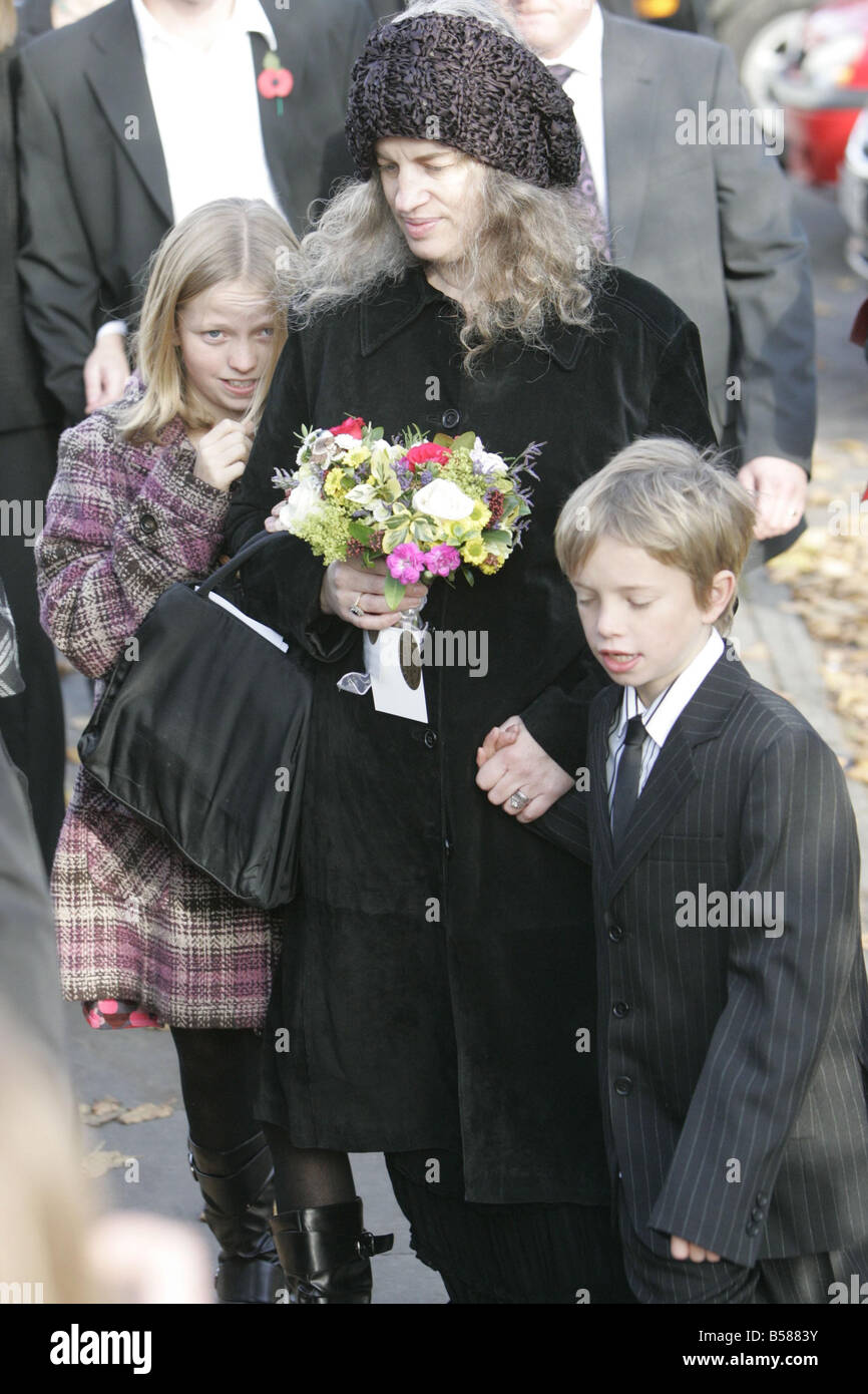 Picture by Harry Page The Daily Mirror 07 11 07 Words Richard Smith ...