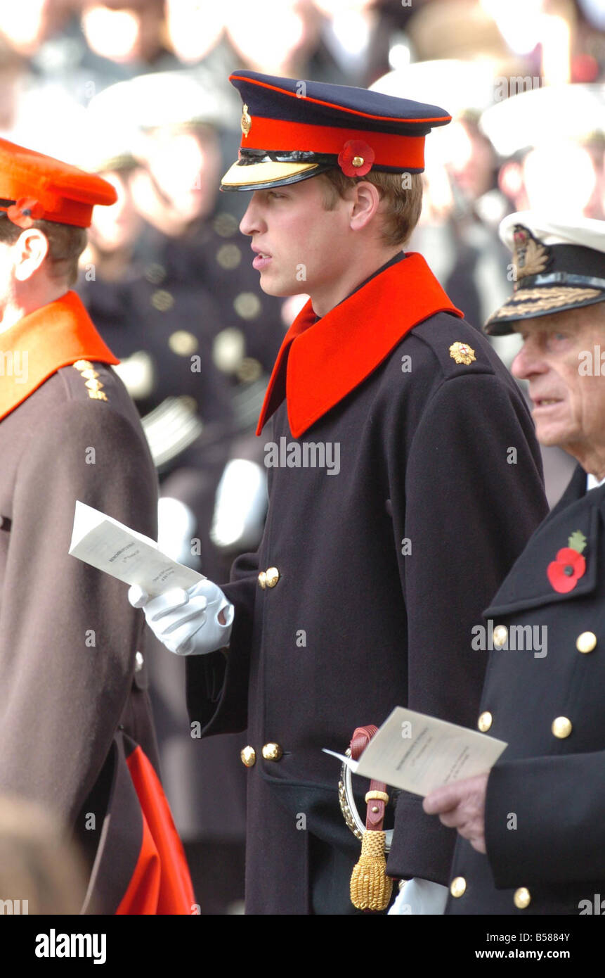 Picture by Harry Page The Daily Mirror 11 11 07 CENOTAPH CEREMONY ...