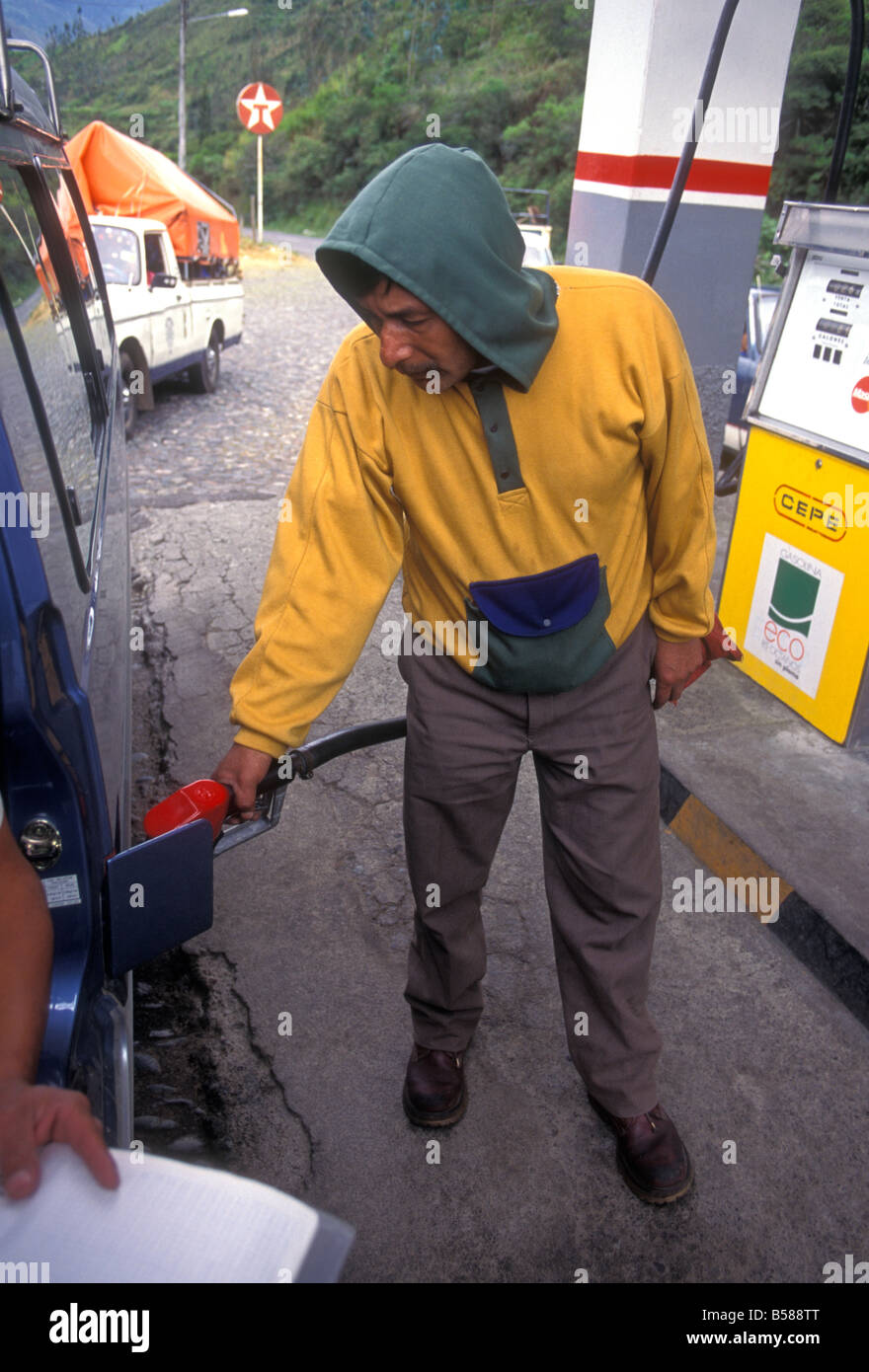 Gas oil agua hi-res stock photography and images - Alamy