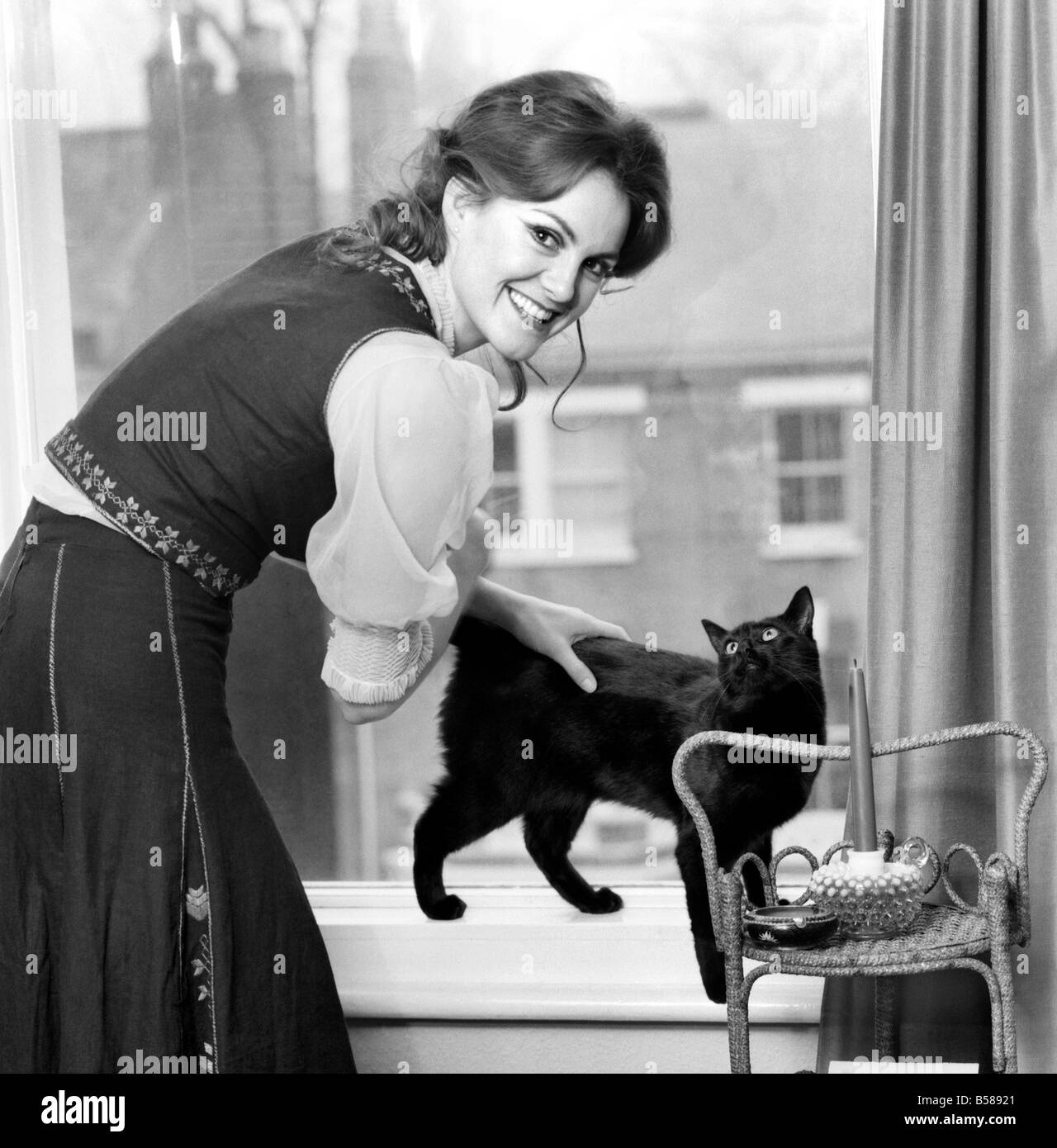 Cat woman costume hi-res stock photography and images - Alamy