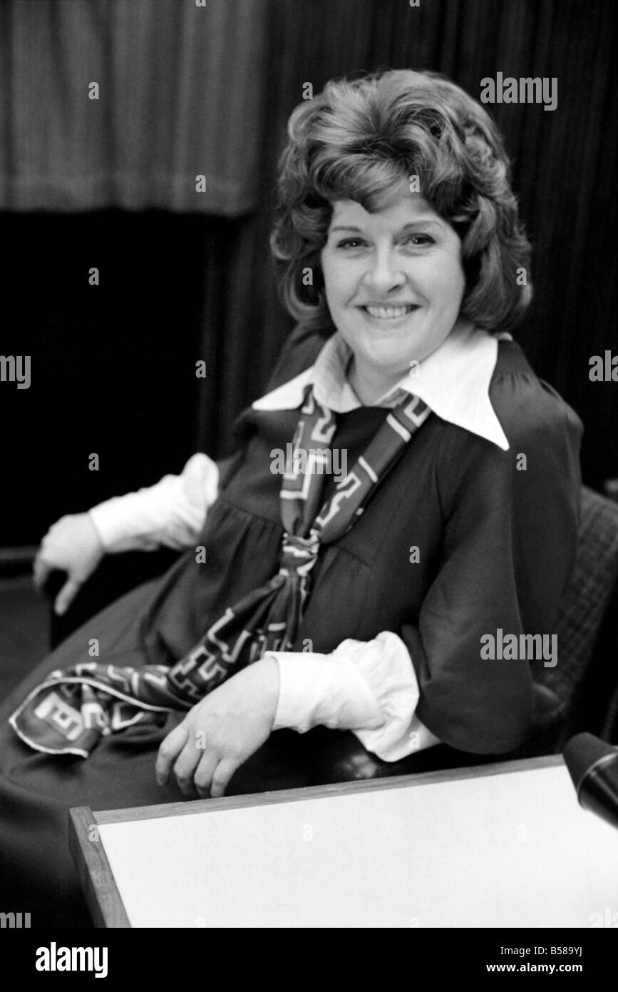 Jean Challis, BBC Newsreader. February 1975 75-00845-001 Stock Photo ...