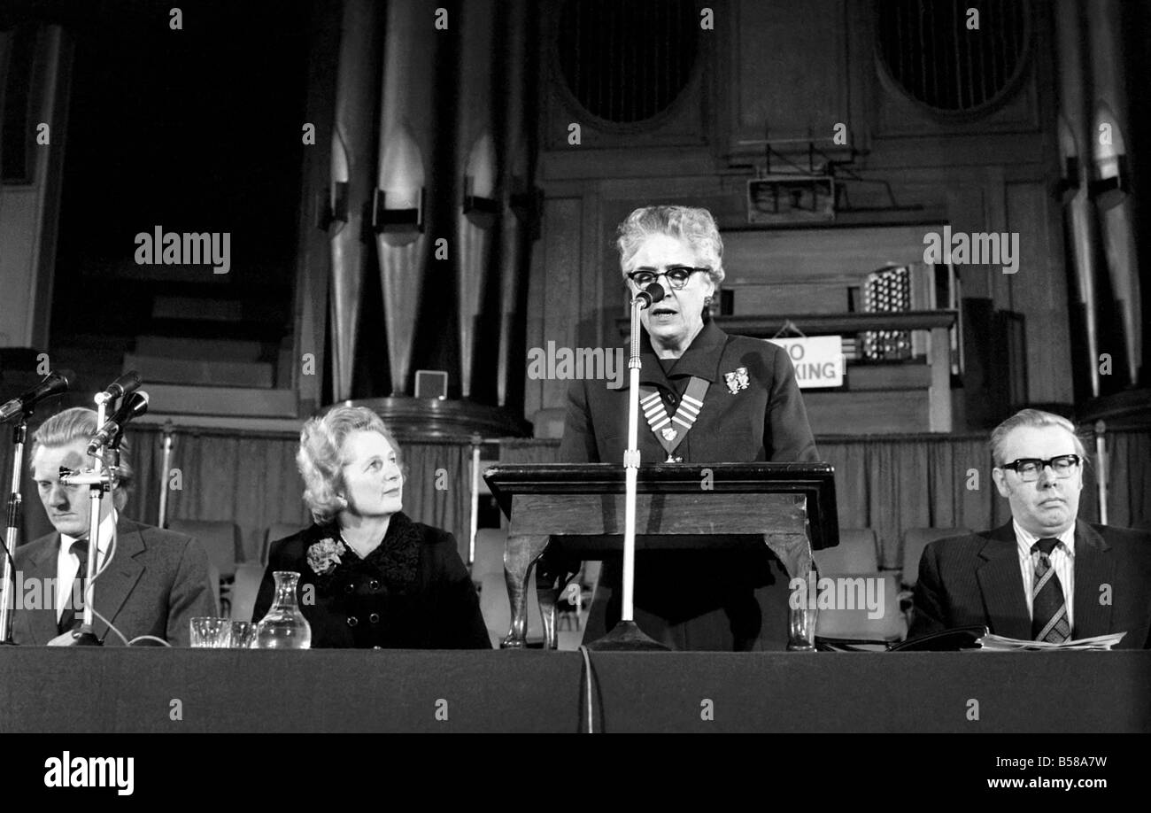 Margaret thatcher head Black and White Stock Photos & Images - Alamy