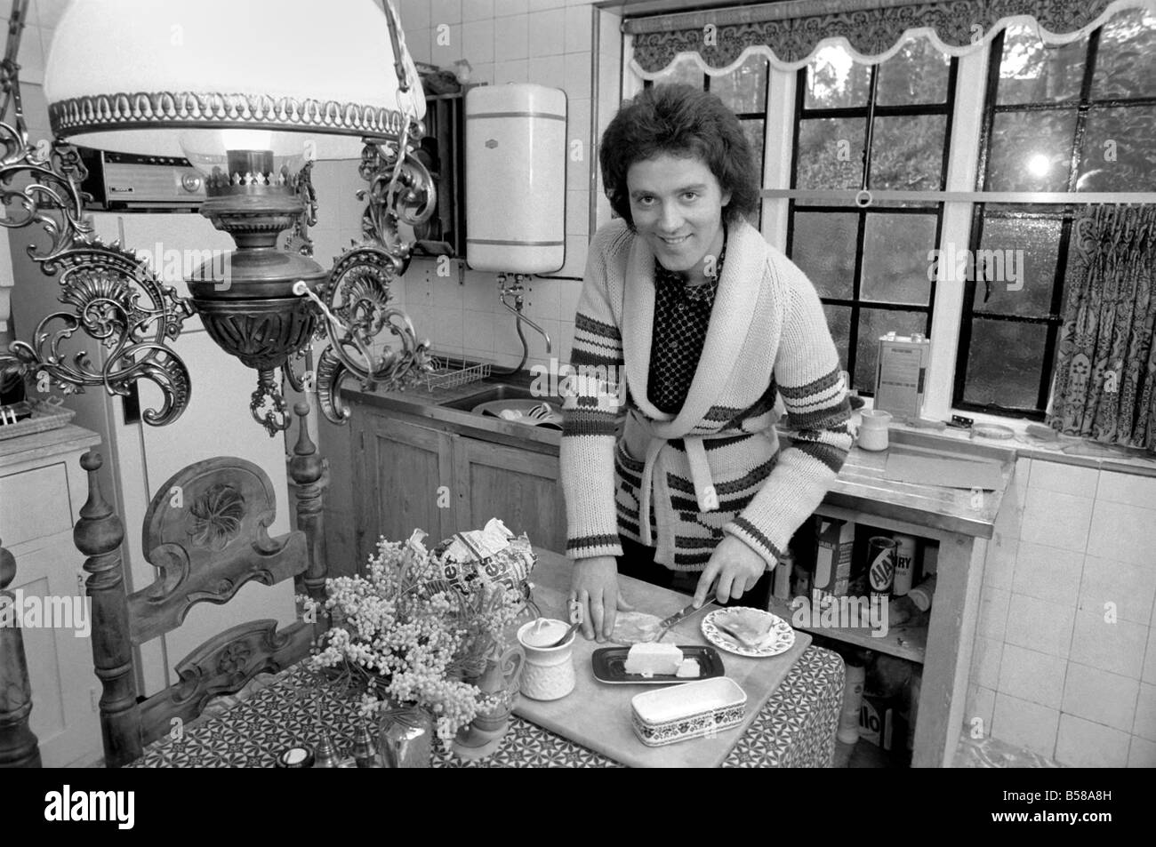 Gilbert o'sullivan 1975 hi-res stock photography and images - Alamy