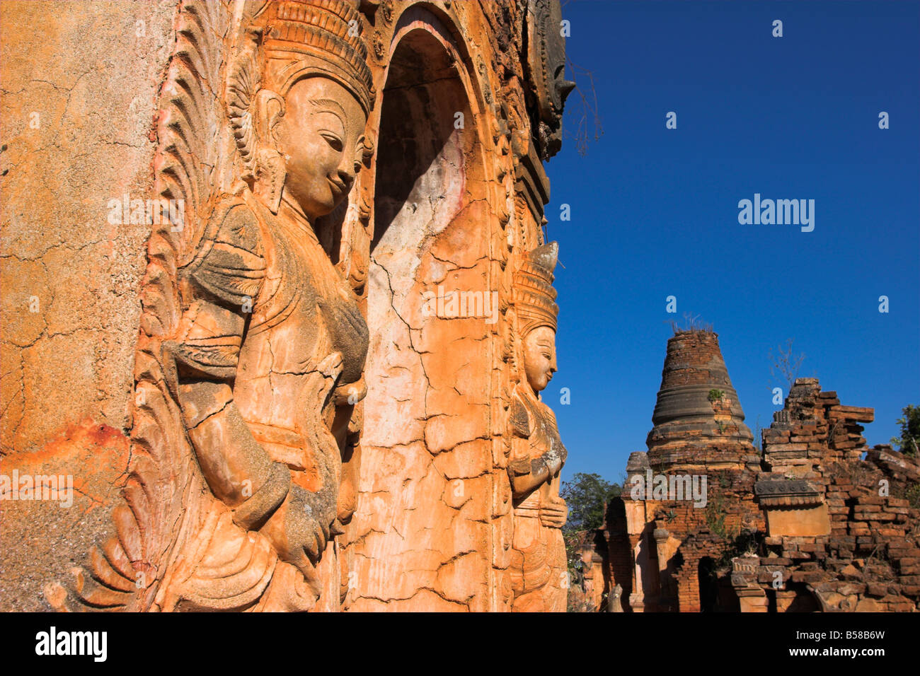 Complex of unrestored shrines and stupas at Nyaung Ohak Monastery ...