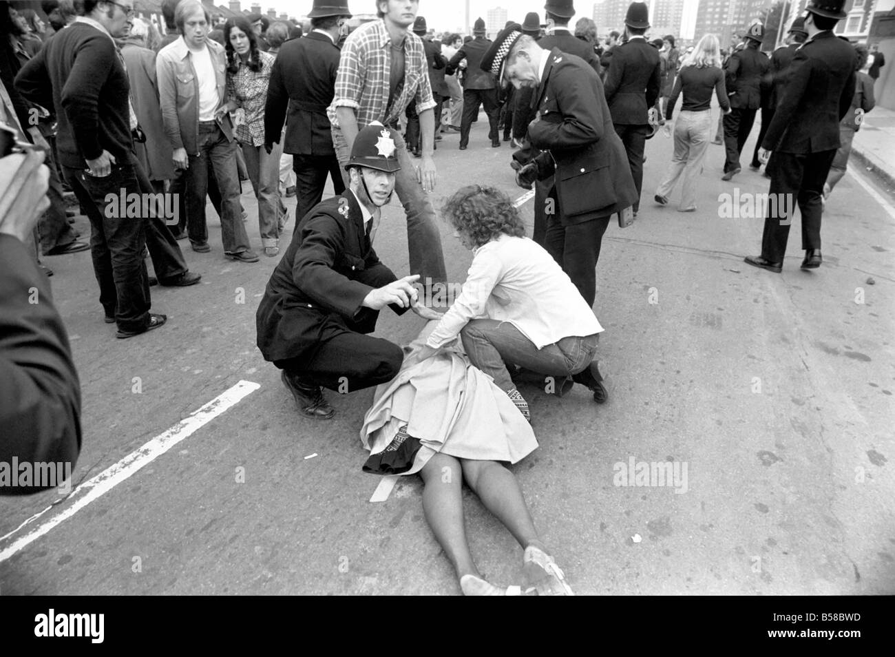 Injured rioter hi-res stock photography and images - Alamy