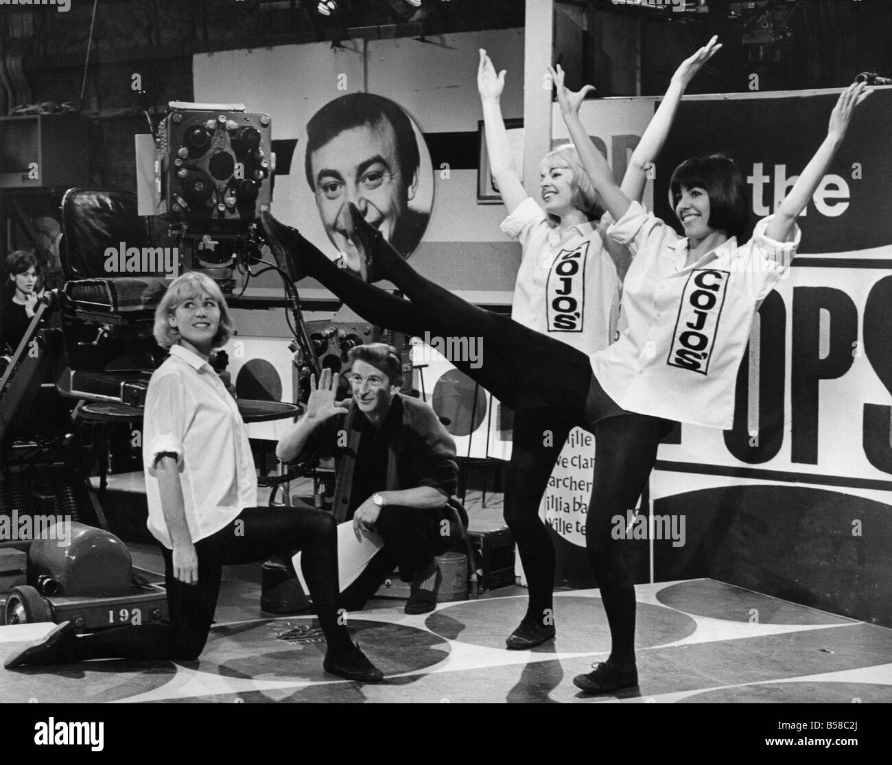 Top of the pops 1964 hi-res stock photography and images - Alamy