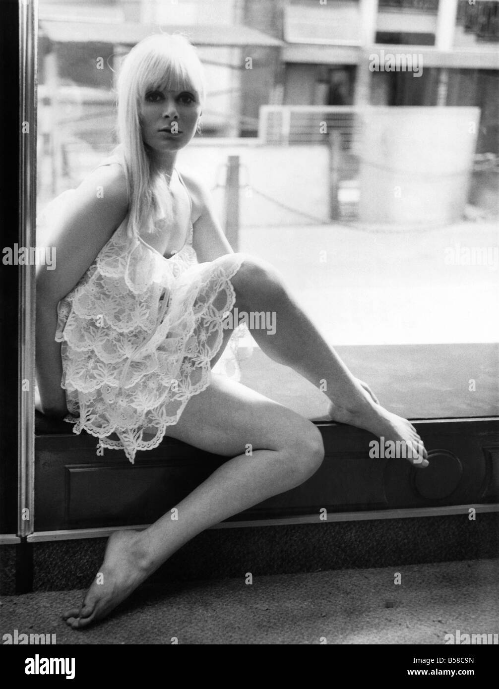 Selfridges department store new hi-res stock photography and images - Alamy