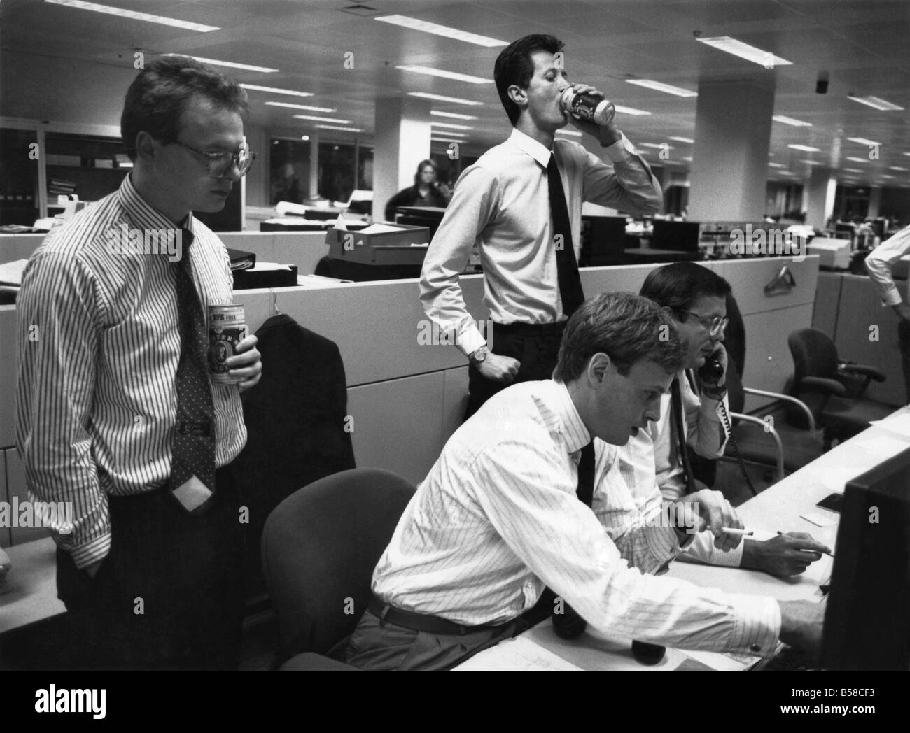 Businessmen drinking 1980s hi-res stock photography and images - Alamy