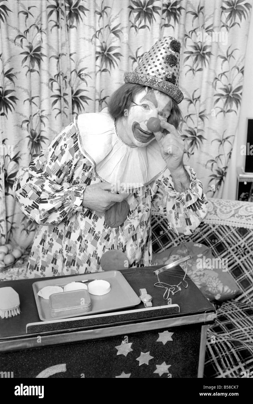 Entertainment: Clowns Blowey the clown seen here putting on his make-up ...