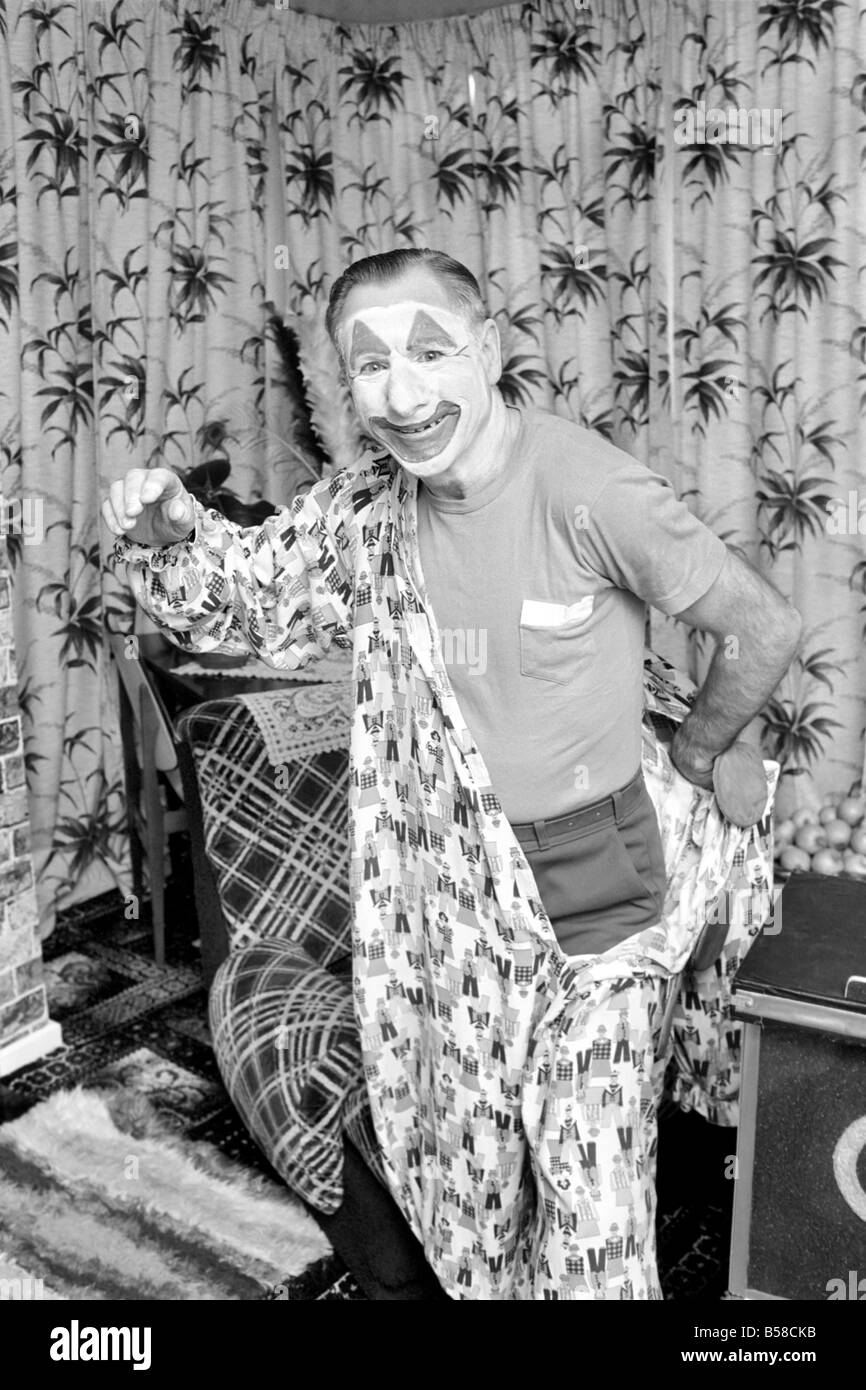 Entertainment: Clowns Blowey the clown seen here putting on his make-up ...