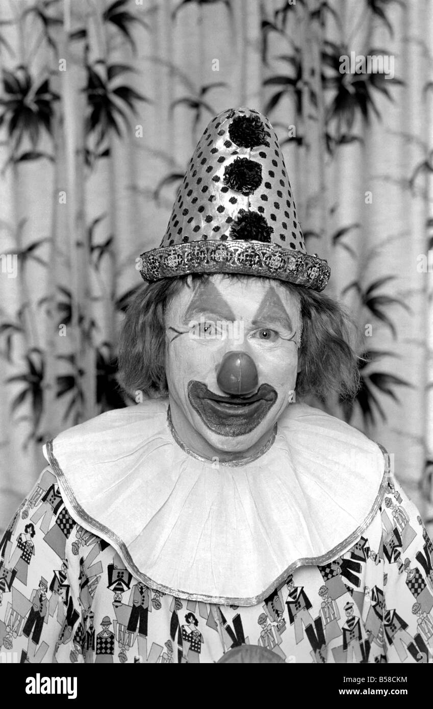 Entertainment: Clowns Blowey the clown seen here putting on his make-up ...