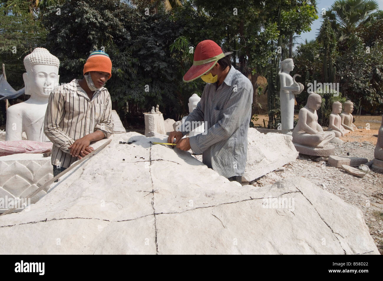 Stone masons hi-res stock photography and images - Alamy