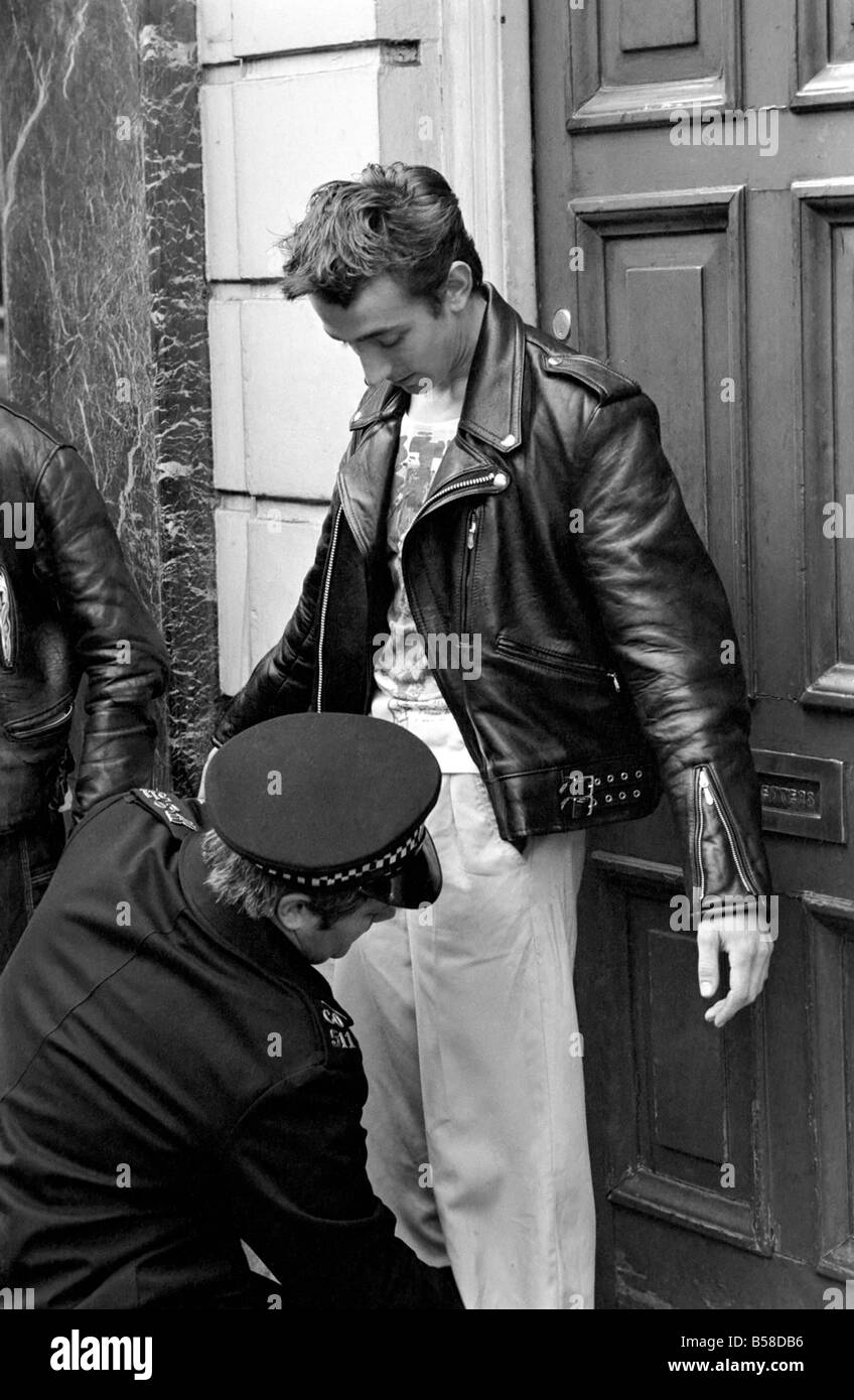 1970s punk rockers hi-res stock photography and images - Alamy