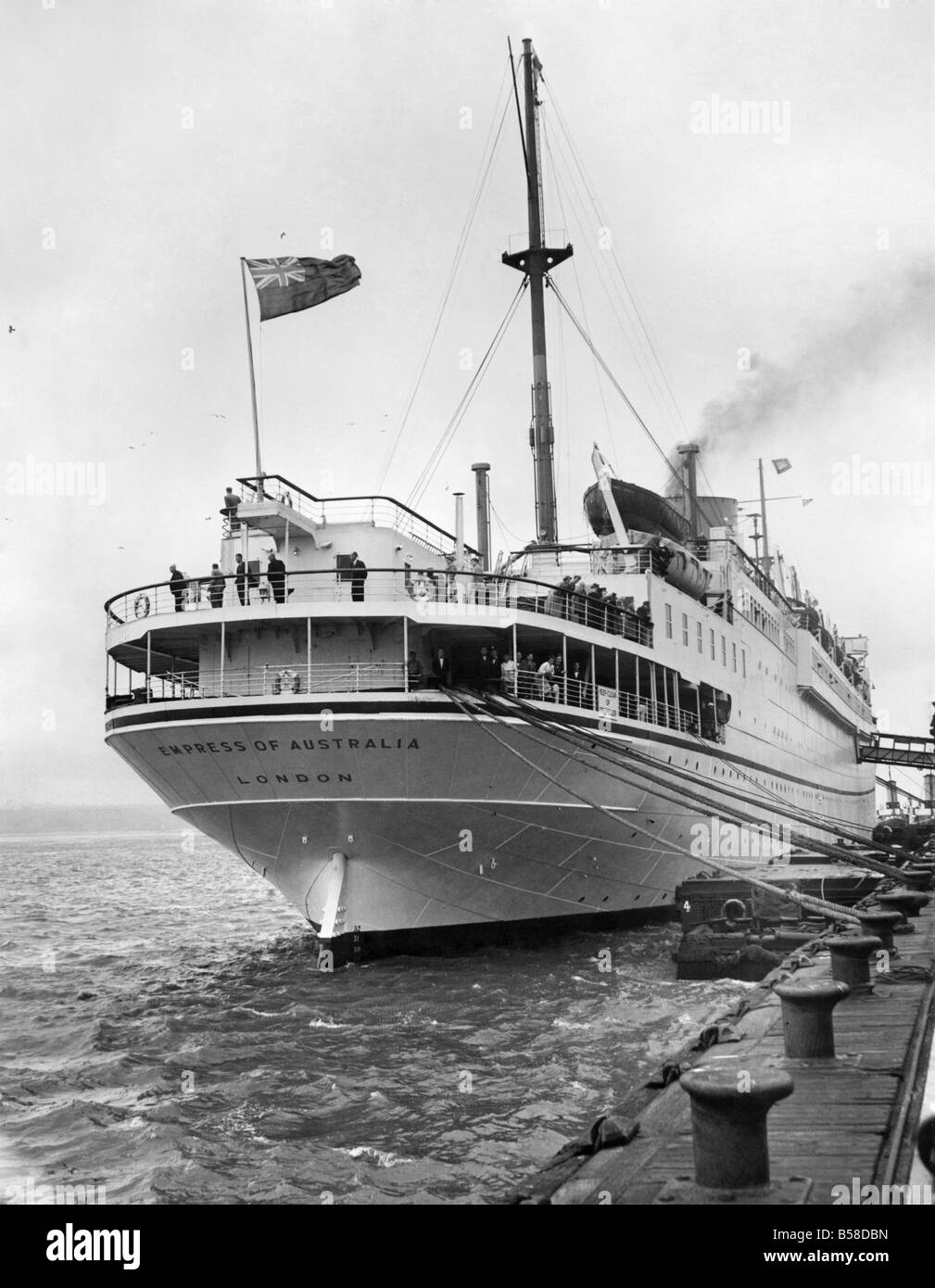 Ships. Empress of Australia. April 1953 P005443 Stock Photo - Alamy