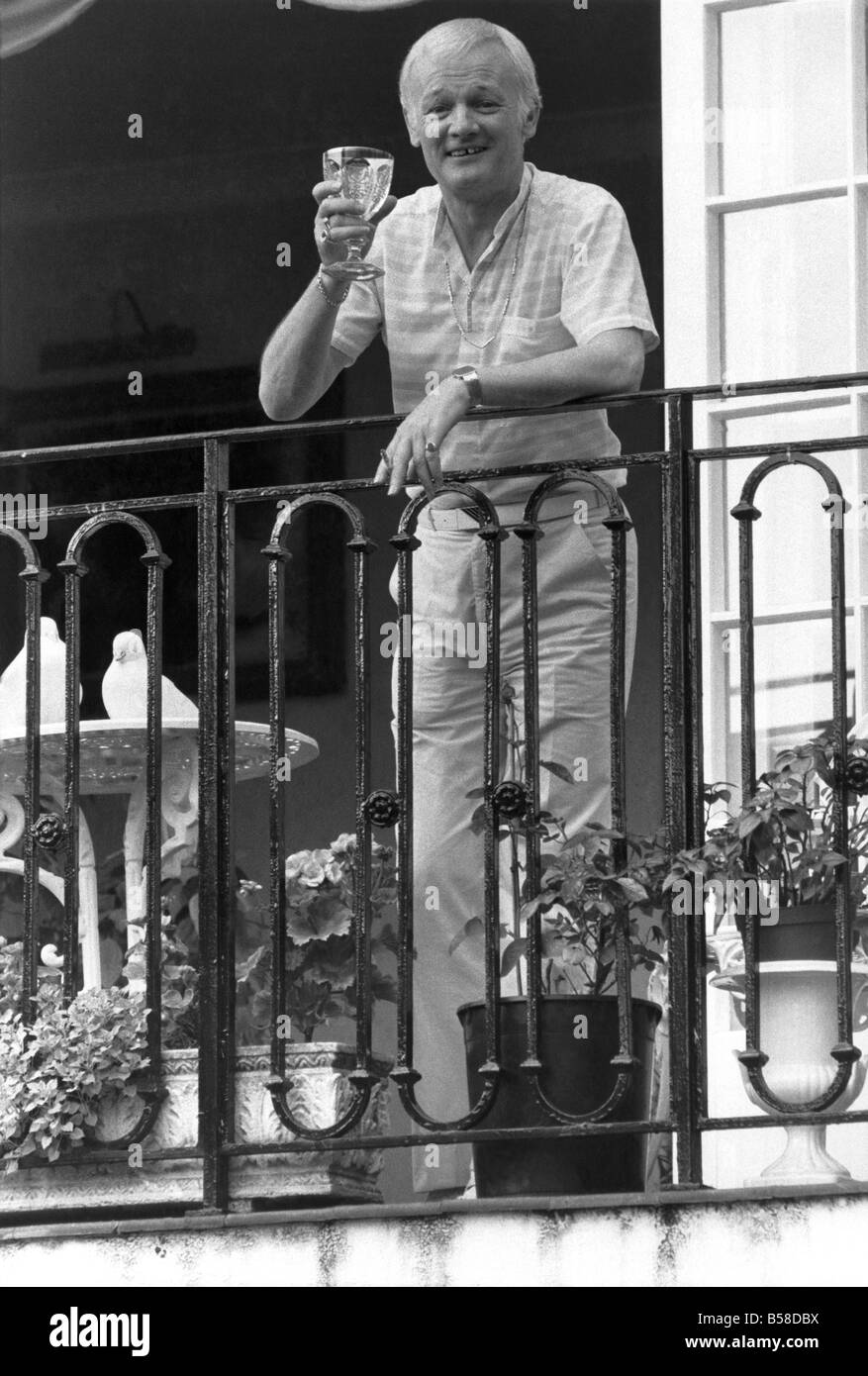 John inman actor hi-res stock photography and images - Alamy