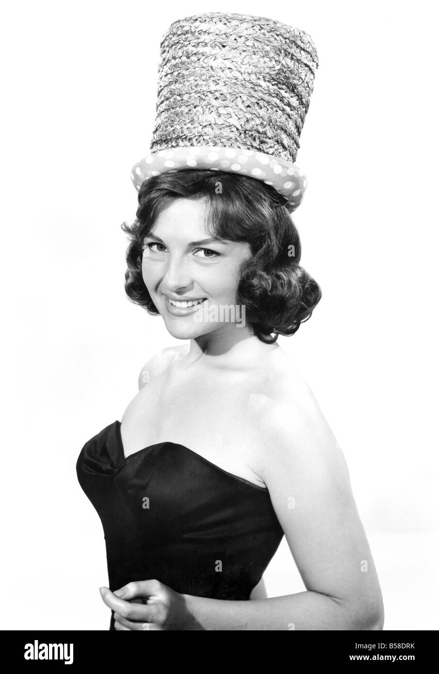 Reveille Fashions: Diana Lovell modelling rope beach bag which can be ...