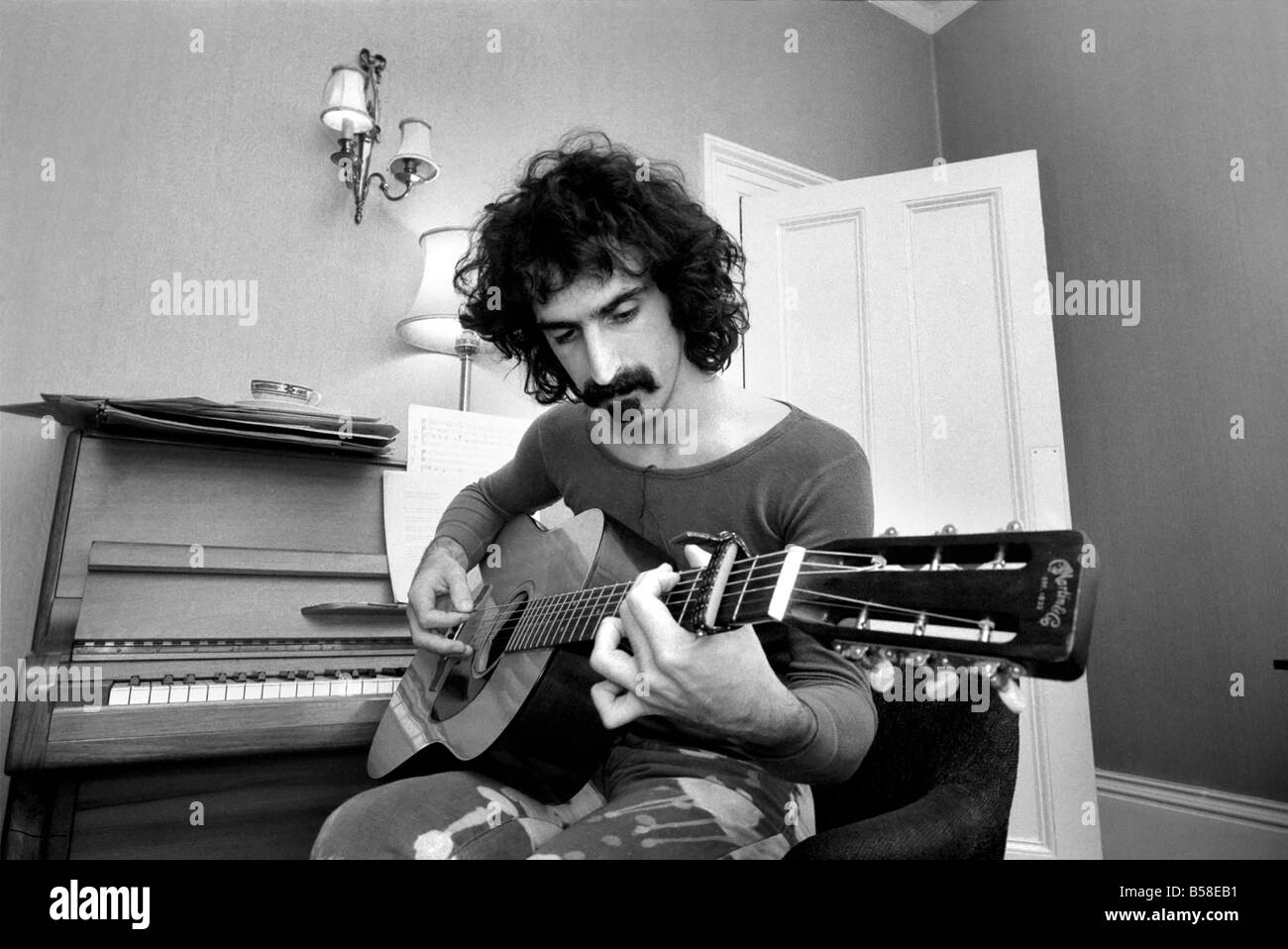 Frank zappa hi-res stock photography and images - Alamy