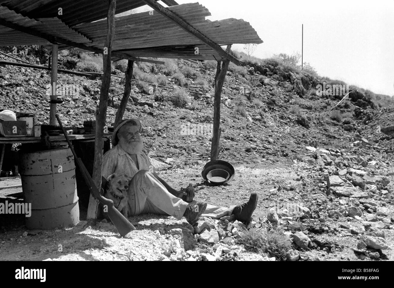 Outback: Rural: Marble Bar Western Australia: 68 year old Ken ...