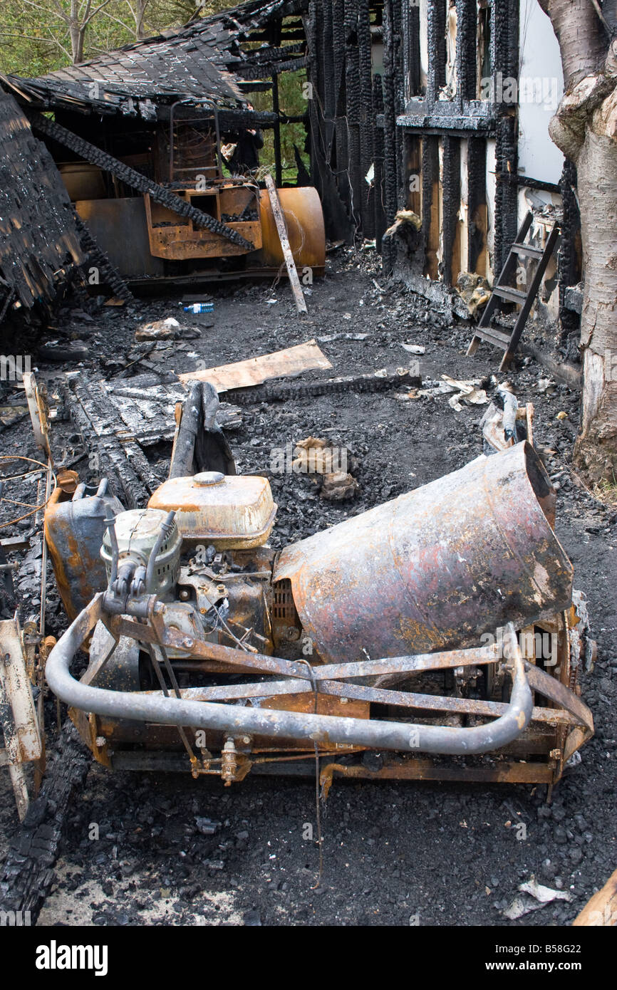 Burnt out building hi-res stock photography and images - Alamy